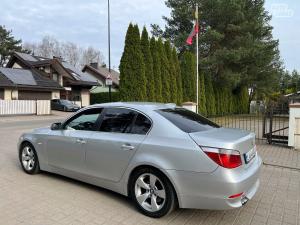 Pelēks BMW 523 2007 Viļņa, ar dzinēja tilpumu 2.50 L un nobraukumu 286 tūkst. km par 3450 €, foto 9 vietnē AUTOMOTO.COM.LV