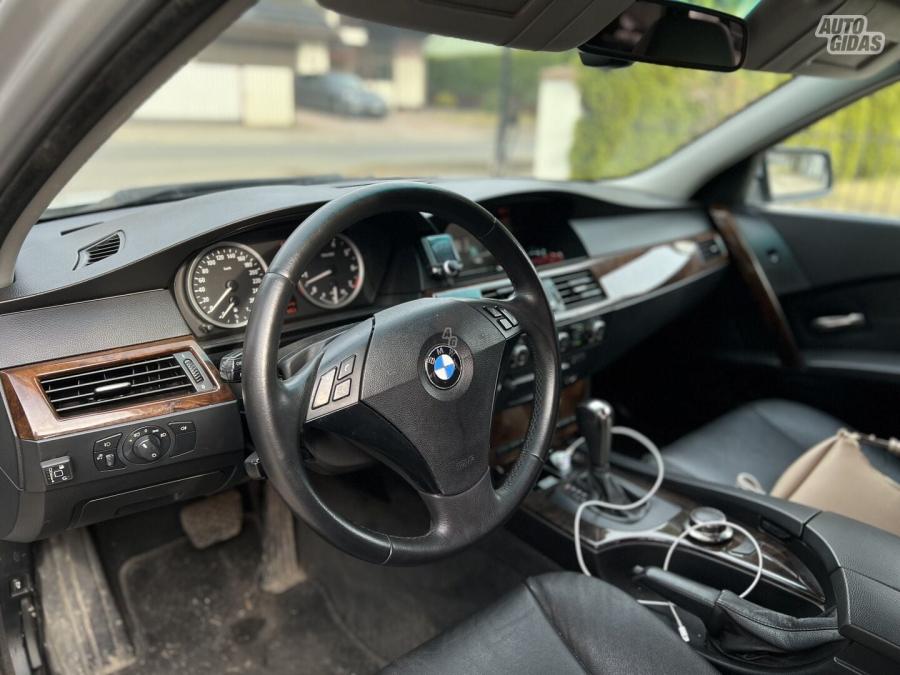 Pelēks BMW 523 2007 Viļņa, ar dzinēja tilpumu 2.50 L un nobraukumu 286 tūkst. km par 3450 €, foto 11 vietnē AUTOMOTO.COM.LV