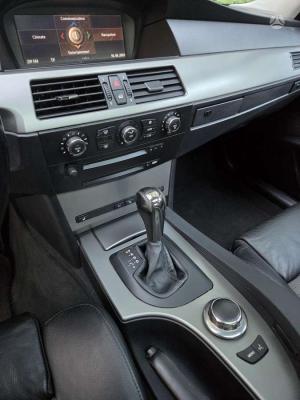 Pelēks BMW 523 2007 Viļņa, ar dzinēja tilpumu 2.50 L un nobraukumu 320 tūkst. km par 2400 €, foto 13 vietnē AUTOMOTO.COM.LV