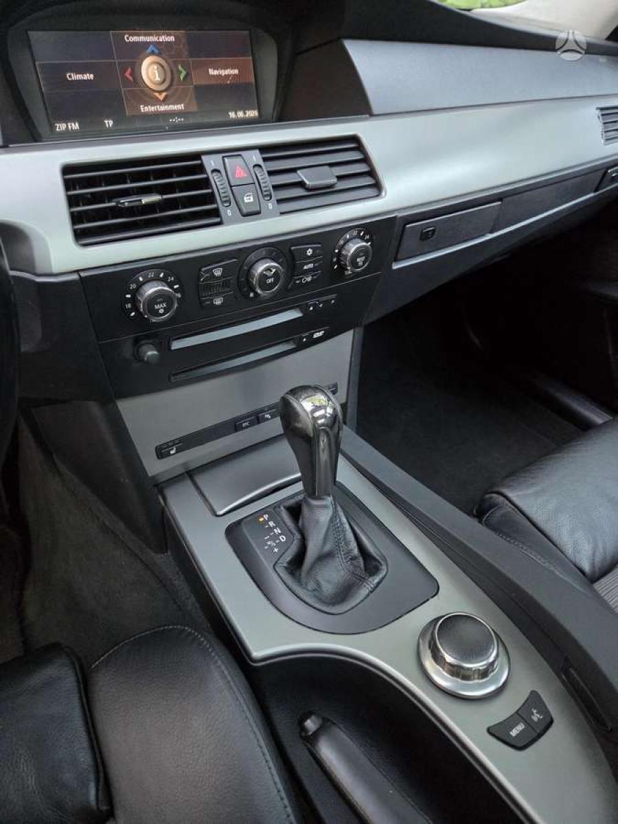Pelēks BMW 523 2007 Viļņa, ar dzinēja tilpumu 2.50 L un nobraukumu 320 tūkst. km par 2400 €, foto 13 vietnē AUTOMOTO.COM.LV