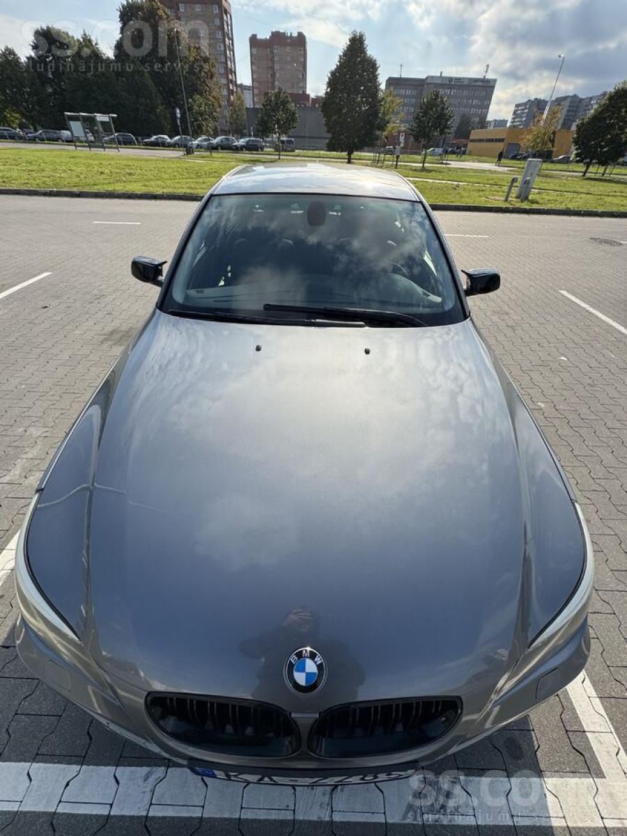 Grey BMW 523 2007 in Riga, with an engine capacity of 2.50 L and mileage of 239 thousand km for 2950 €, photo 5 on AUTOMOTO.COM.LV