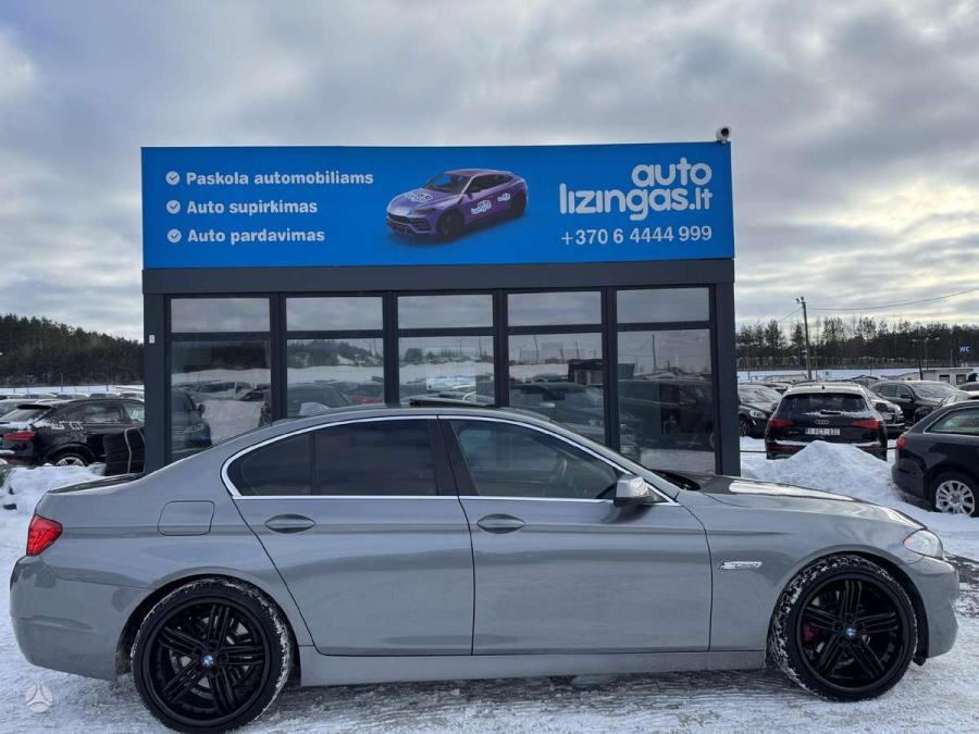Grey BMW 523 2010 in Vilnius, with an engine capacity of 3.00 L and mileage of 274 thousand km for 8750 €, photo 5 on AUTOMOTO.COM.LV