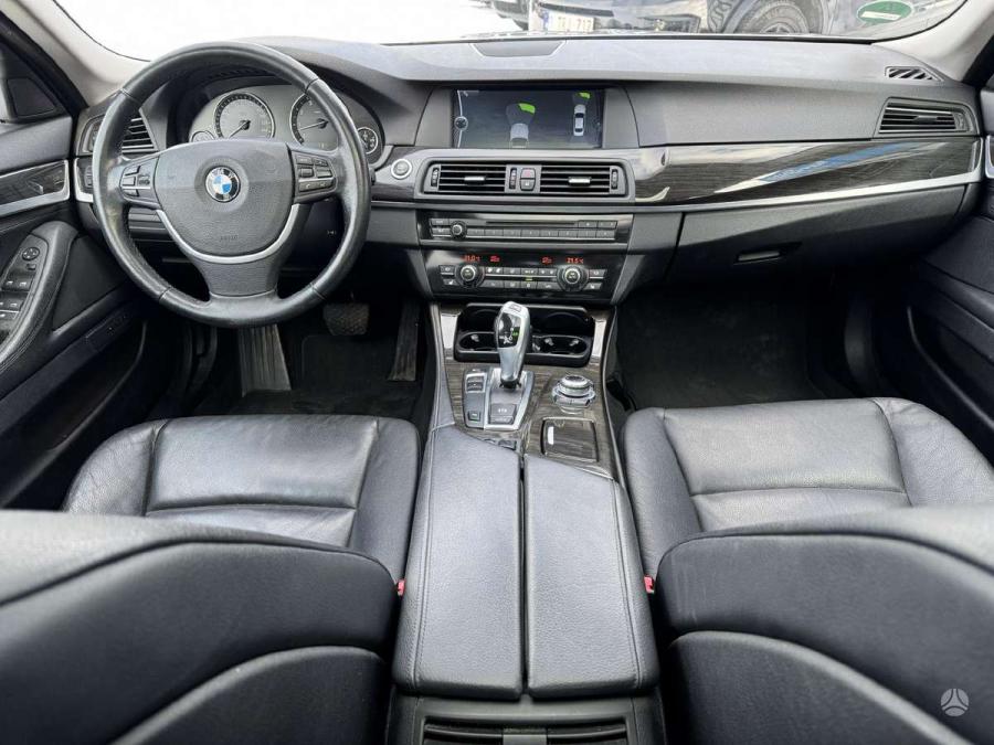 Grey BMW 523 2010 in Vilnius, with an engine capacity of 3.00 L and mileage of 274 thousand km for 8750 €, photo 12 on AUTOMOTO.COM.LV