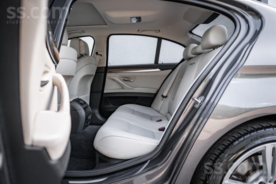 Grey BMW 523 2010 in Riga, with an engine capacity of 3.00 L and mileage of 176 thousand km for 8950 €, photo 11 on AUTOMOTO.COM.LV