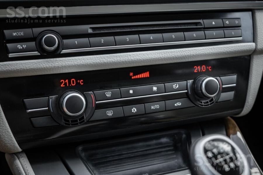 Grey BMW 523 2010 in Riga, with an engine capacity of 3.00 L and mileage of 176 thousand km for 8950 €, photo 22 on AUTOMOTO.COM.LV