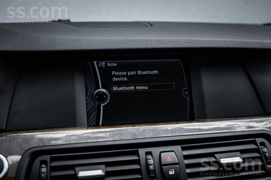Grey BMW 523 2010 in Riga, with an engine capacity of 3.00 L and mileage of 176 thousand km for 8950 €, photo 24 on AUTOMOTO.COM.LV