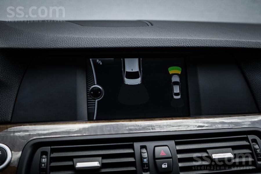 Grey BMW 523 2010 in Riga, with an engine capacity of 3.00 L and mileage of 176 thousand km for 8950 €, photo 27 on AUTOMOTO.COM.LV