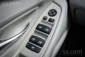 Grey BMW 523 2010 in Riga, with an engine capacity of 3.00 L and mileage of 176 thousand km for 8950 €, photo 29 on AUTOMOTO.COM.LV