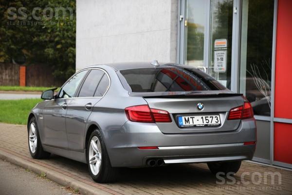 Grey BMW 523 2010 in Riga, with an engine capacity of 3.00 L and mileage of 336 thousand km for 7495 €, photo 6 on AUTOMOTO.COM.LV