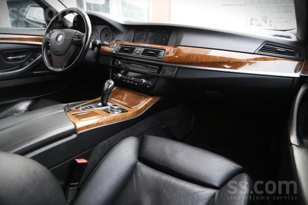 Grey BMW 523 2010 in Riga, with an engine capacity of 3.00 L and mileage of 336 thousand km for 7495 €, photo 11 on AUTOMOTO.COM.LV