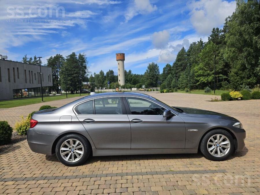 Grey BMW 523 2011 in Riga, with an engine capacity of 3.00 L and mileage of 249 thousand km for 9950 €, photo 6 on AUTOMOTO.COM.LV