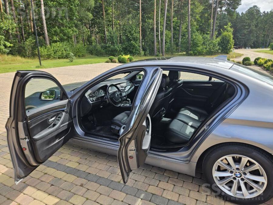 Grey BMW 523 2011 in Riga, with an engine capacity of 3.00 L and mileage of 249 thousand km for 9950 €, photo 8 on AUTOMOTO.COM.LV