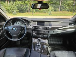 Grey BMW 523 2011 in Riga, with an engine capacity of 3.00 L and mileage of 249 thousand km for 9950 €, photo 11 on AUTOMOTO.COM.LV