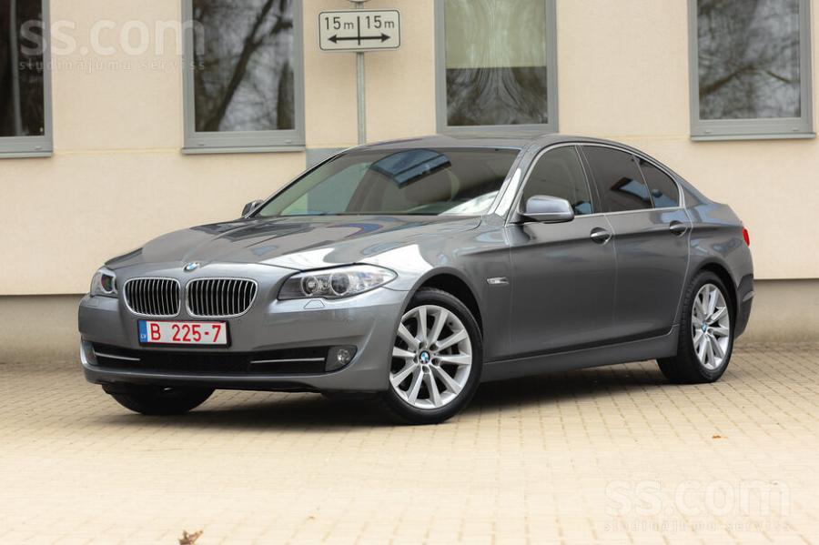 Grey BMW 523 2011 in Jelgava, with an engine capacity of 3.00 L and mileage of 241 thousand km for 6590 €, photo 1 on AUTOMOTO.COM.LV
