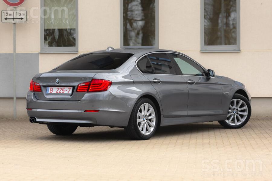 Grey BMW 523 2011 in Jelgava, with an engine capacity of 3.00 L and mileage of 241 thousand km for 6590 €, photo 6 on AUTOMOTO.COM.LV