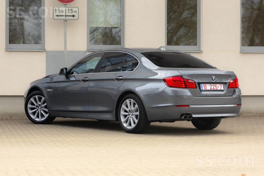 Grey BMW 523 2011 in Jelgava, with an engine capacity of 3.00 L and mileage of 241 thousand km for 6590 €, photo 7 on AUTOMOTO.COM.LV