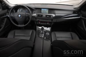 Grey BMW 523 2011 in Jelgava, with an engine capacity of 3.00 L and mileage of 241 thousand km for 6590 €, photo 14 on AUTOMOTO.COM.LV