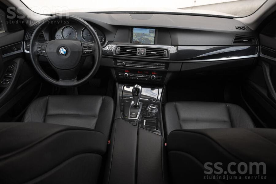 Grey BMW 523 2011 in Jelgava, with an engine capacity of 3.00 L and mileage of 241 thousand km for 6590 €, photo 14 on AUTOMOTO.COM.LV