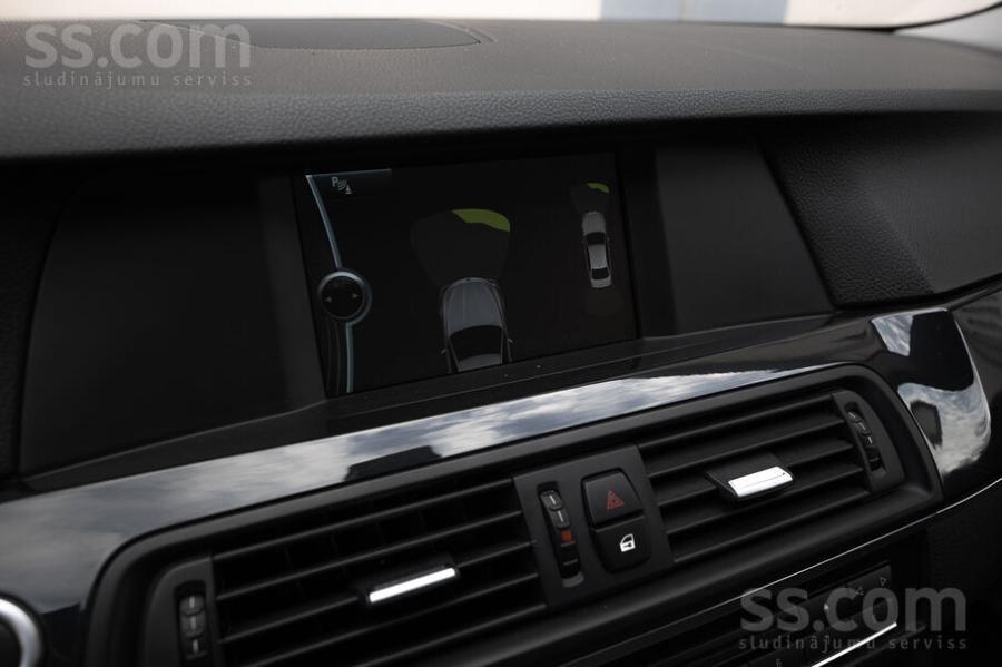 Grey BMW 523 2011 in Jelgava, with an engine capacity of 3.00 L and mileage of 241 thousand km for 6590 €, photo 15 on AUTOMOTO.COM.LV
