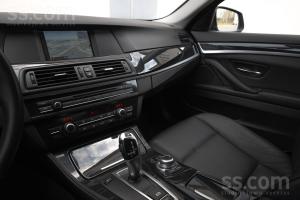 Grey BMW 523 2011 in Jelgava, with an engine capacity of 3.00 L and mileage of 241 thousand km for 6590 €, photo 16 on AUTOMOTO.COM.LV