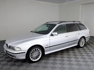 Pelēks BMW 523 2000 Tallina, ar dzinēja tilpumu 2.50 L un nobraukumu 244 tūkst. km par 2399 €, foto 3 vietnē AUTOMOTO.COM.LV