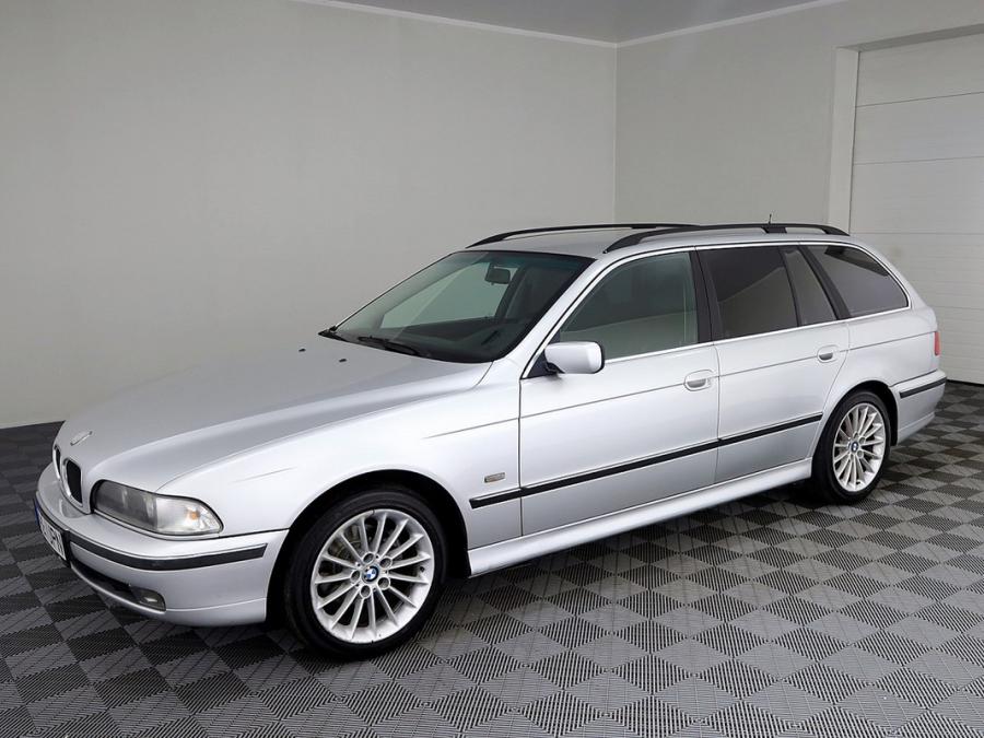 Pelēks BMW 523 2000 Tallina, ar dzinēja tilpumu 2.50 L un nobraukumu 244 tūkst. km par 2399 €, foto 3 vietnē AUTOMOTO.COM.LV