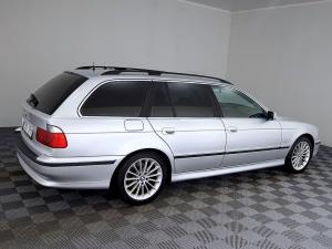 Pelēks BMW 523 2000 Tallina, ar dzinēja tilpumu 2.50 L un nobraukumu 244 tūkst. km par 2399 €, foto 4 vietnē AUTOMOTO.COM.LV