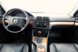 Pelēks BMW 523 2000 Tallina, ar dzinēja tilpumu 2.50 L un nobraukumu 244 tūkst. km par 2399 €, foto 6 vietnē AUTOMOTO.COM.LV