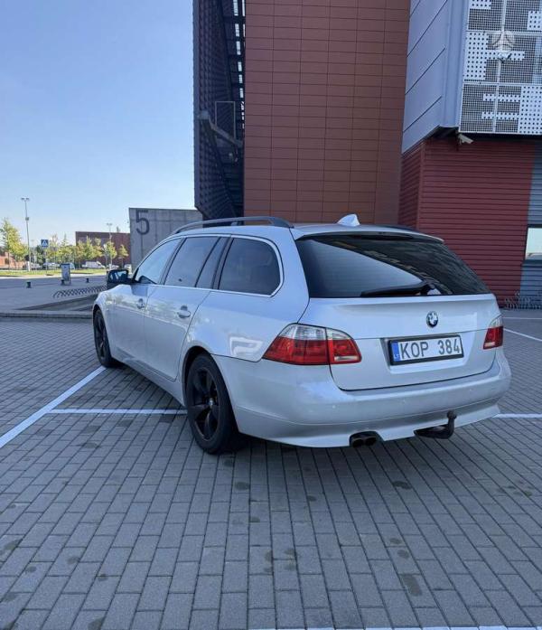 Pelēks BMW 523 2006 Klaipėda, ar dzinēja tilpumu 2.50 L un nobraukumu 334 tūkst. km par 2900 €, foto 5 vietnē AUTOMOTO.COM.LV