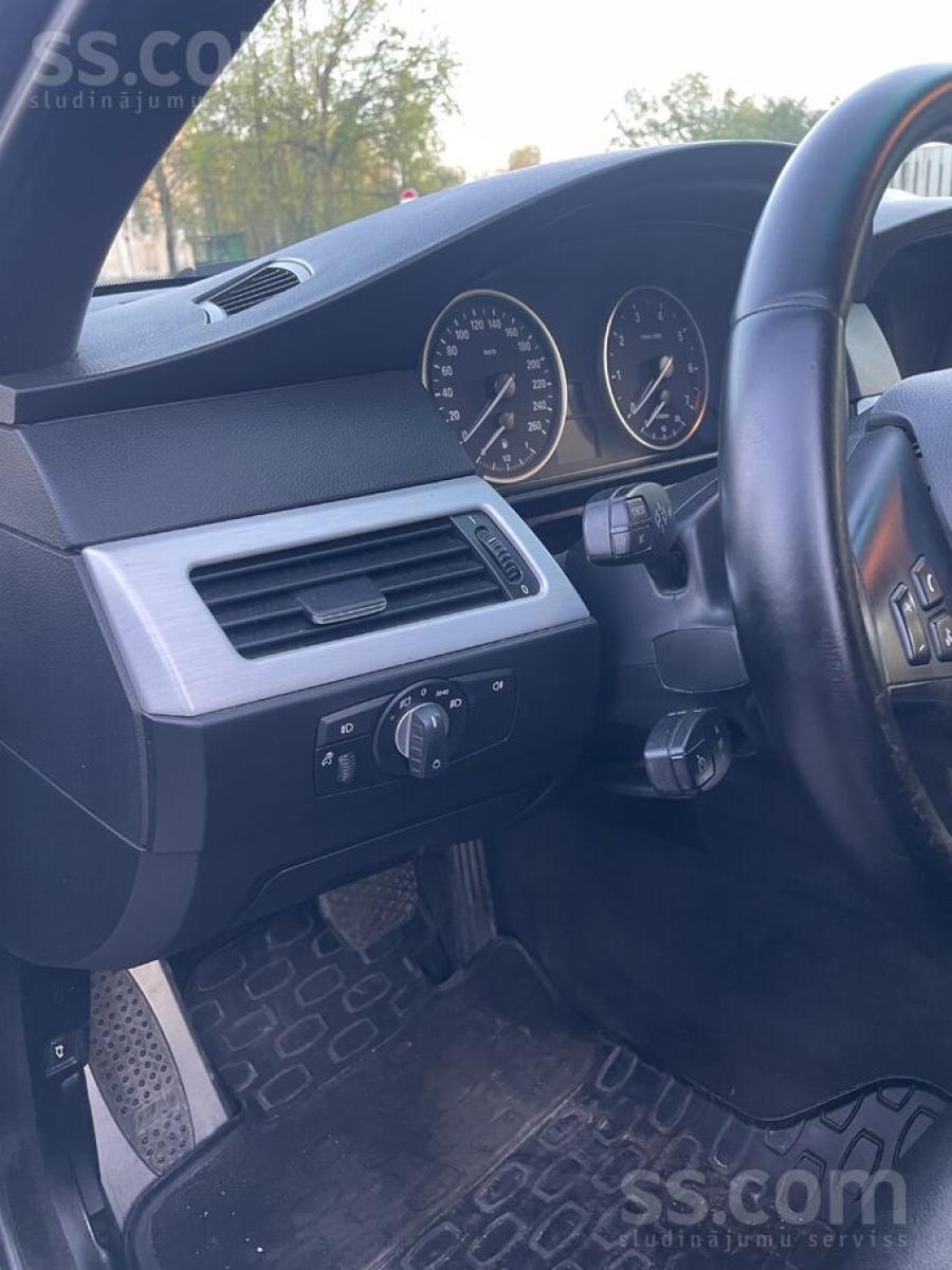Pelēks BMW 523 2007 Cēsis, ar dzinēja tilpumu 2.50 L un nobraukumu 285 tūkst. km par 1400 €, foto 7 vietnē AUTOMOTO.COM.LV