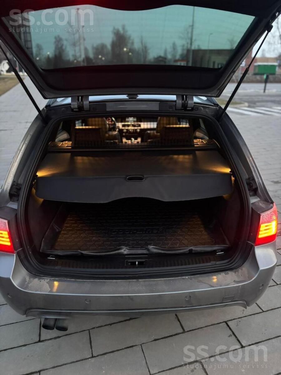 Grey BMW 523 2007 in Cesis, with an engine capacity of 2.50 L and mileage of 302 thousand km for 3690 €, photo 11 on AUTOMOTO.COM.LV