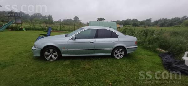 BMW 523 1999 Rīga, ar dzinēja tilpumu 2.50 L un nobraukumu 232 tūkst. km par 1500 €, foto 4 vietnē AUTOMOTO.COM.LV