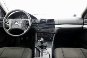 Red BMW 523 1996 in Tallinn, with an engine capacity of 2.50 L and mileage of 326 thousand km for 1799 €, photo 6 on AUTOMOTO.COM.LV