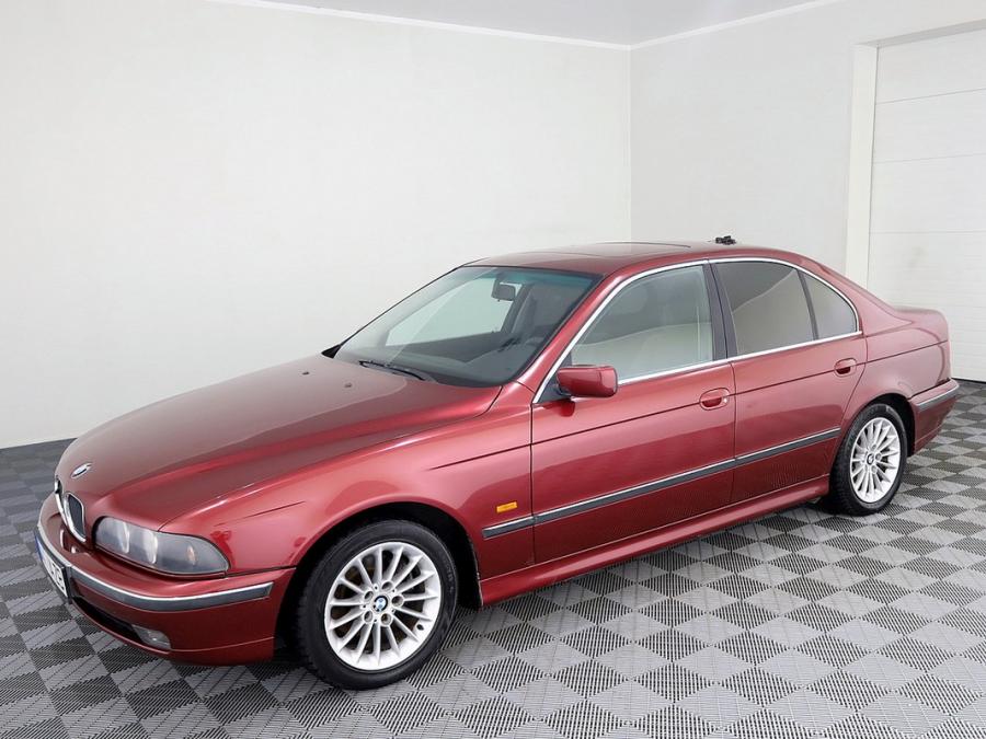 Red BMW 523 1996 in Tallinn, with an engine capacity of 2.50 L and mileage of 326 thousand km for 1799 €, photo 10 on AUTOMOTO.COM.LV