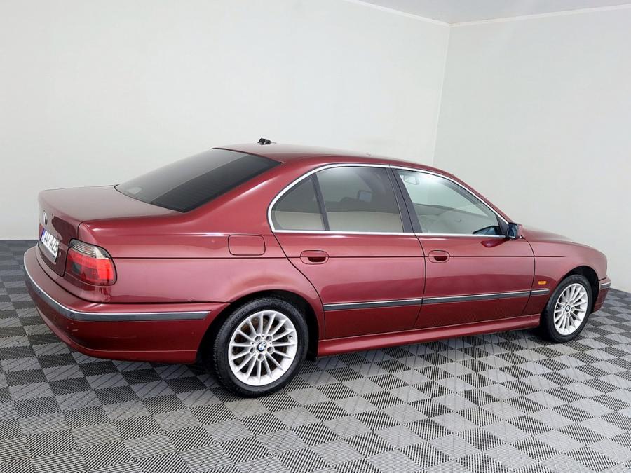 Red BMW 523 1996 in Tallinn, with an engine capacity of 2.50 L and mileage of 326 thousand km for 1799 €, photo 11 on AUTOMOTO.COM.LV