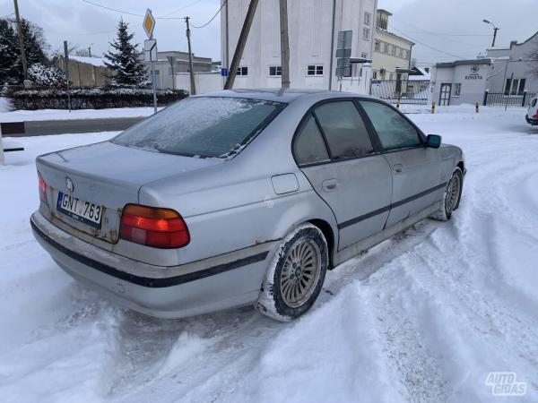 BMW 523 1996 in Panevezys, with an engine capacity of 2.50 L and mileage of 415 thousand km for 990 €, photo 3 on AUTOMOTO.COM.LV