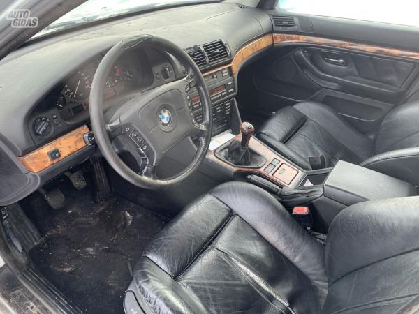 BMW 523 1996 in Panevezys, with an engine capacity of 2.50 L and mileage of 415 thousand km for 990 €, photo 7 on AUTOMOTO.COM.LV