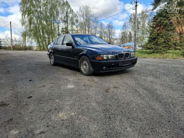 BMW 523 1997 Panevēža, ar dzinēja tilpumu 2.50 L un nobraukumu 320 tūkst. km par 1300 €, foto 1 vietnē AUTOMOTO.COM.LV