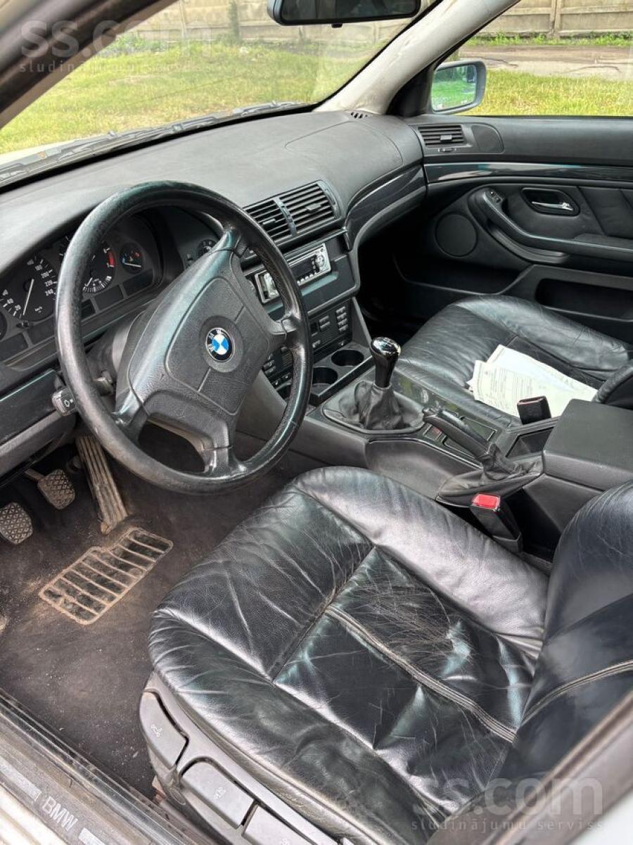 BMW 523 1998 Rīga, ar dzinēja tilpumu 2.50 L un nobraukumu 269 tūkst. km par 1550 €, foto 3 vietnē AUTOMOTO.COM.LV