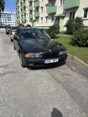 BMW 523 1998 in Tallinn, with an engine capacity of 2.50 L and mileage of 208 thousand km for 1400 €, photo  on AUTOMOTO.COM.LV