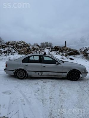 BMW 523 1999 in Cesis, with an engine capacity of 2.50 L and mileage of 372 thousand km for 1850 €, photo 3 on AUTOMOTO.COM.LV