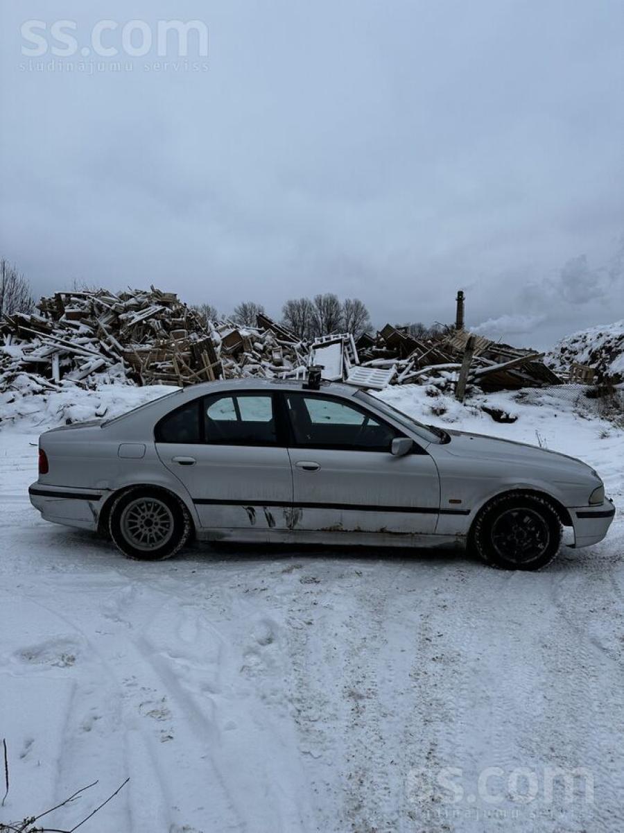 BMW 523 1999 in Cesis, with an engine capacity of 2.50 L and mileage of 372 thousand km for 1850 €, photo 3 on AUTOMOTO.COM.LV