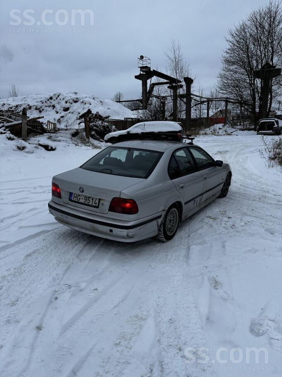 BMW 523 1999 in Cesis, with an engine capacity of 2.50 L and mileage of 372 thousand km for 1850 €, photo 4 on AUTOMOTO.COM.LV