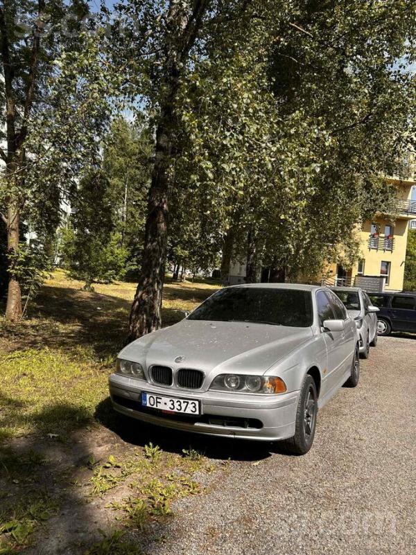 BMW 523 2003 Rīga, ar dzinēja tilpumu 2.20 L un nobraukumu 279 tūkst. km par 2650 €, foto 1 vietnē AUTOMOTO.COM.LV