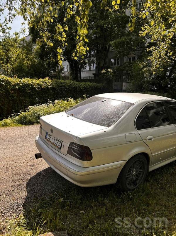 BMW 523 2003 Rīga, ar dzinēja tilpumu 2.20 L un nobraukumu 279 tūkst. km par 2650 €, foto 4 vietnē AUTOMOTO.COM.LV