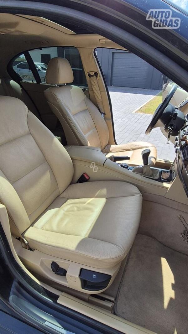 BMW 523 2004 in Siauliai, with an engine capacity of 2.20 L and mileage of 320 thousand km for 2150 €, photo 10 on AUTOMOTO.COM.LV
