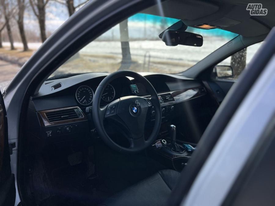 BMW 523 2007 Viļņa, ar dzinēja tilpumu 2.50 L un nobraukumu 279 tūkst. km par 3650 €, foto 9 vietnē AUTOMOTO.COM.LV