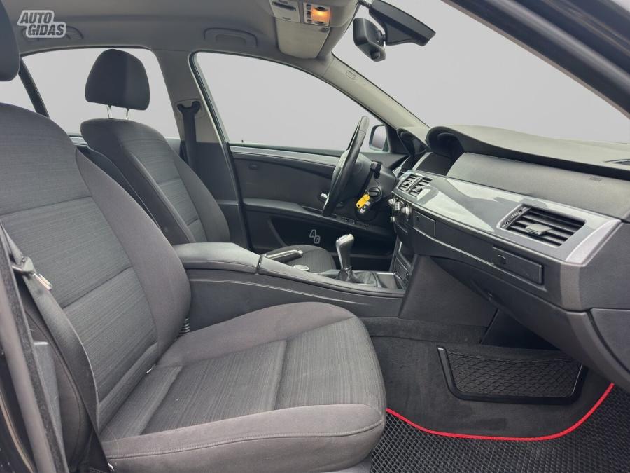 BMW 523 2007 in Kaunas, with an engine capacity of 2.50 L and mileage of 142 thousand km for 4490 €, photo 18 on AUTOMOTO.COM.LV
