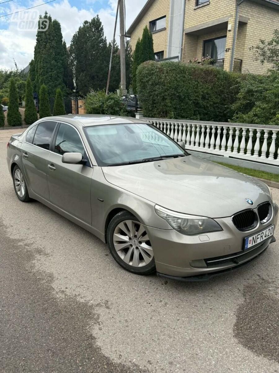 BMW 523 2008 in Siauliai, with an engine capacity of 2.50 L and mileage of 310 thousand km for 2350 €, photo 3 on AUTOMOTO.COM.LV