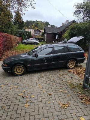 BMW 523 1997 Viļņa, ar dzinēja tilpumu 2.50 L un nobraukumu 352 tūkst. km par 1000 €, foto 3 vietnē AUTOMOTO.COM.LV